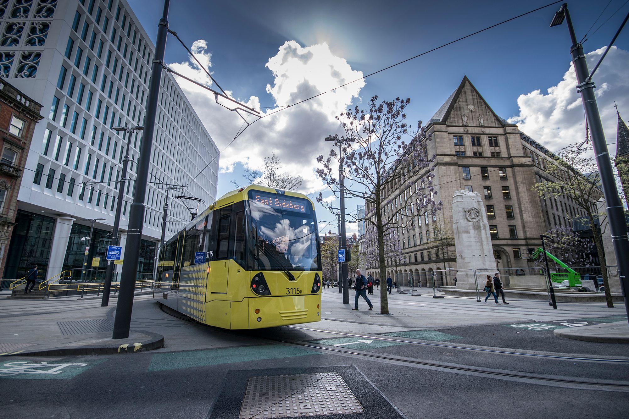 Greater Manchester’s tram network runs off 100% renewable energy ...